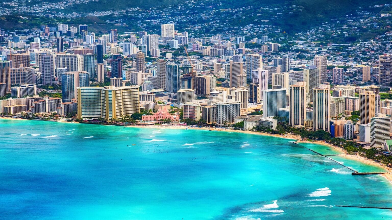 How Far is Oahu from Honolulu: A Comprehensive Travel Guide