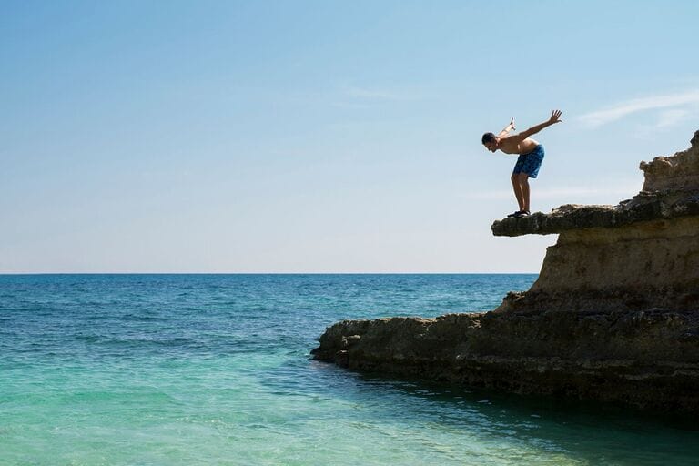 What Are the Risks of Cliff Jumping in Hawaii?